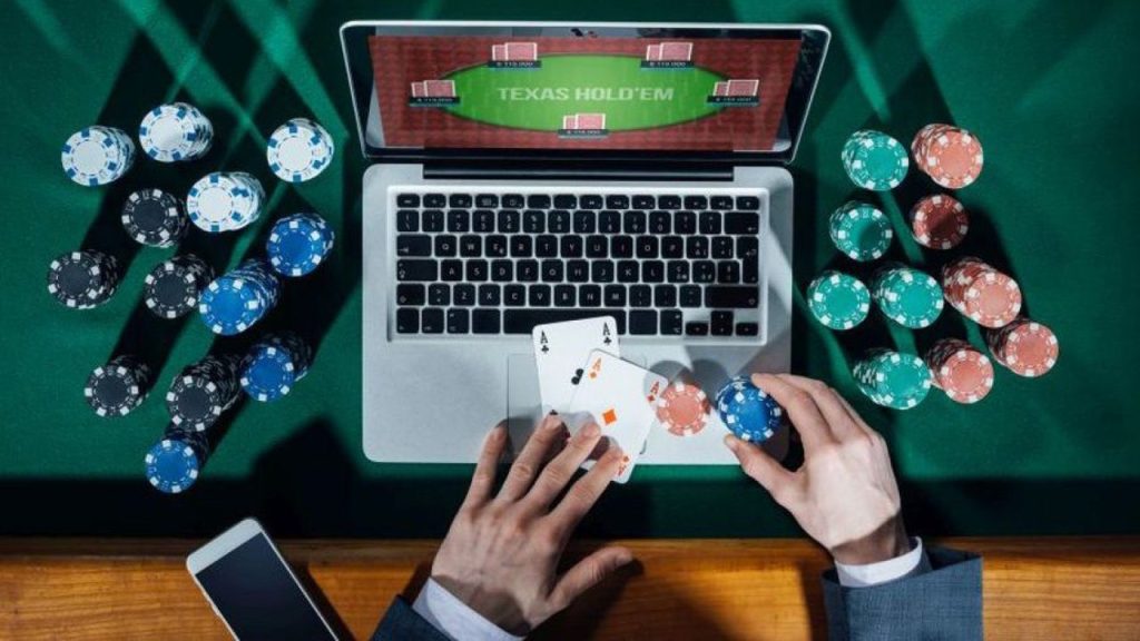 Advantages and Disadvantages of Gambling - Komo Poker